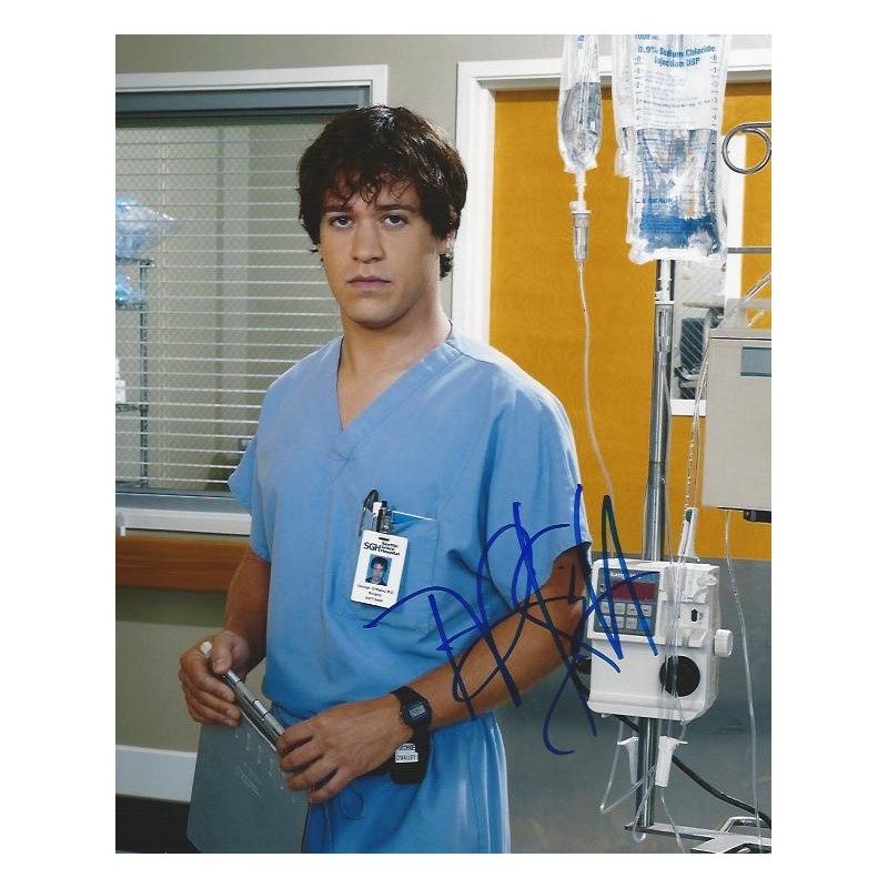 T.R. KNIGHT Autograph
