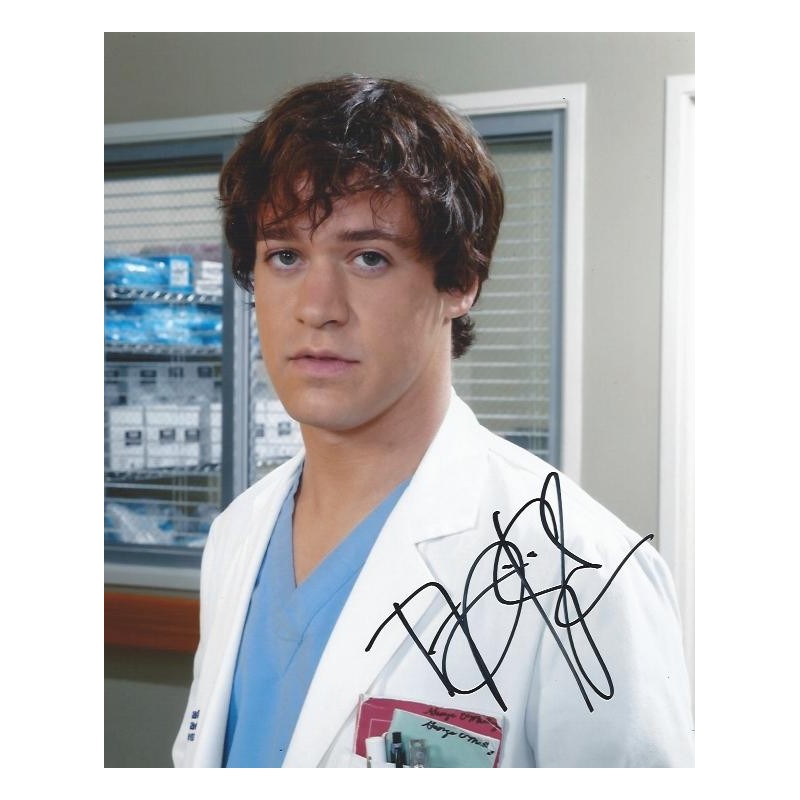 T.R. KNIGHT Autograph