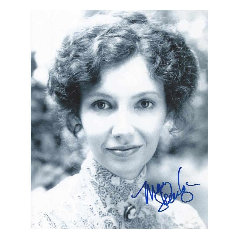 Mary STEENBURGEN Autograph