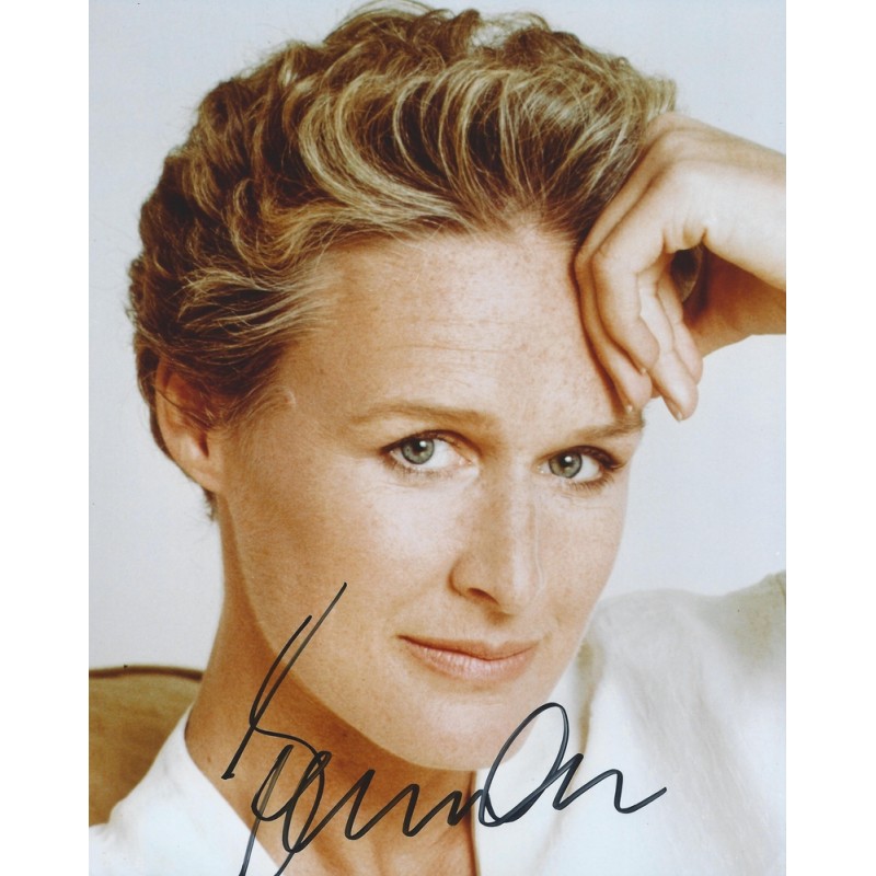 Glenn CLOSE Autograph
