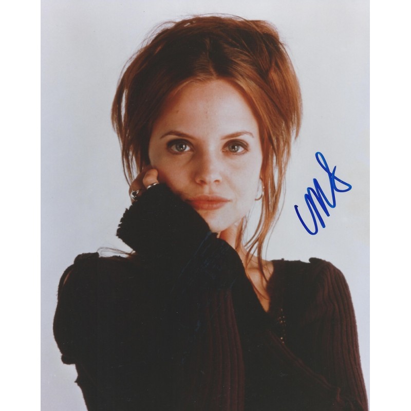 Mena SUVARI Autograph