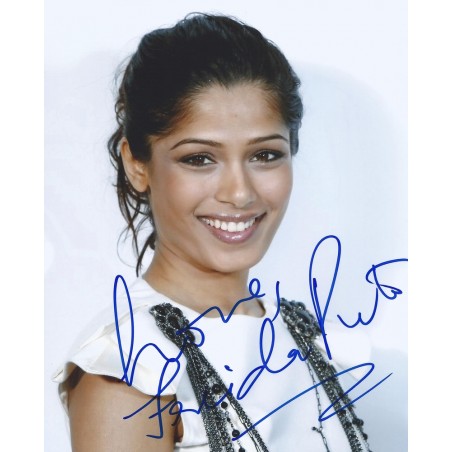 Freida PINTO Autograph