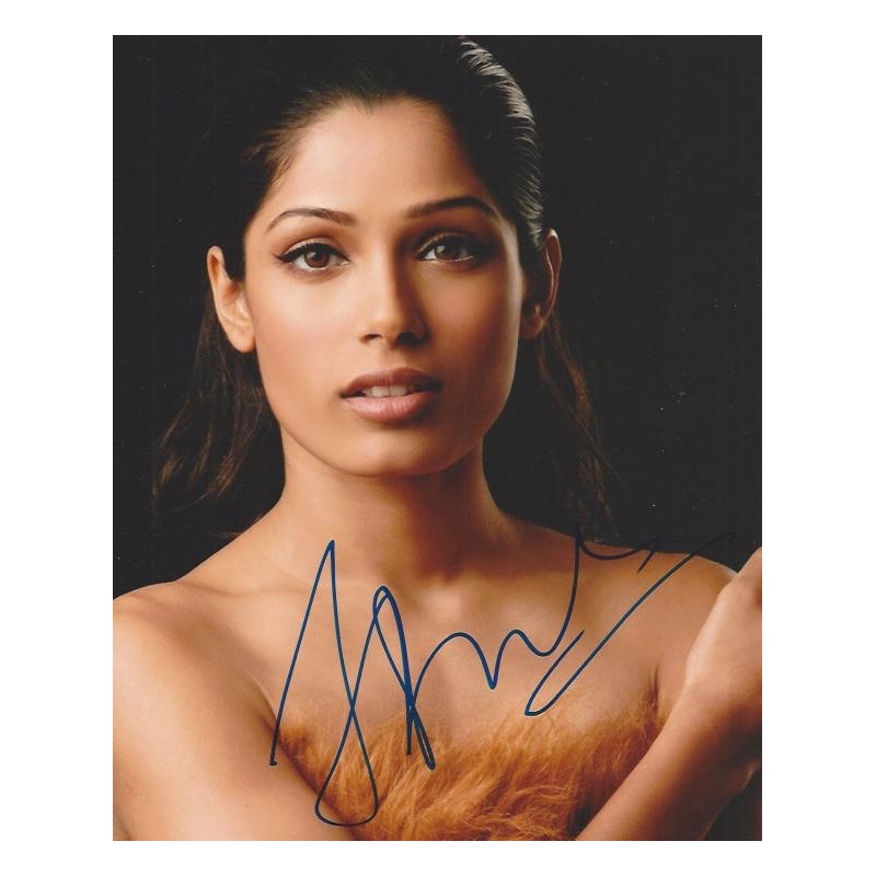 Freida PINTO Autograph