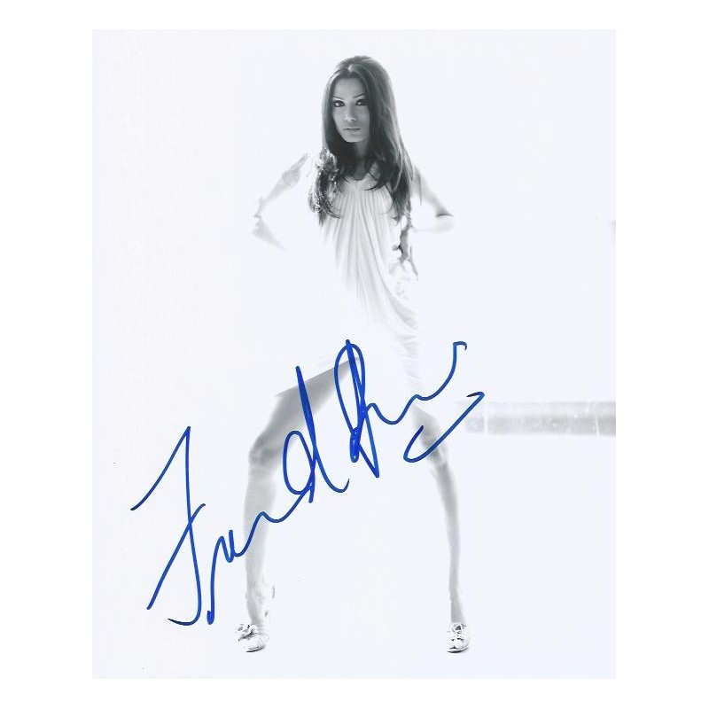 Freida PINTO Autograph