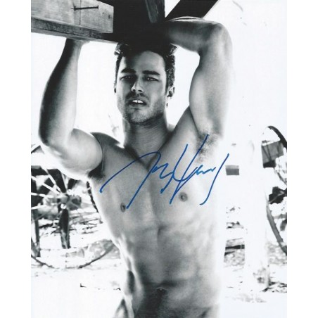Taylor KINNEY Autograph