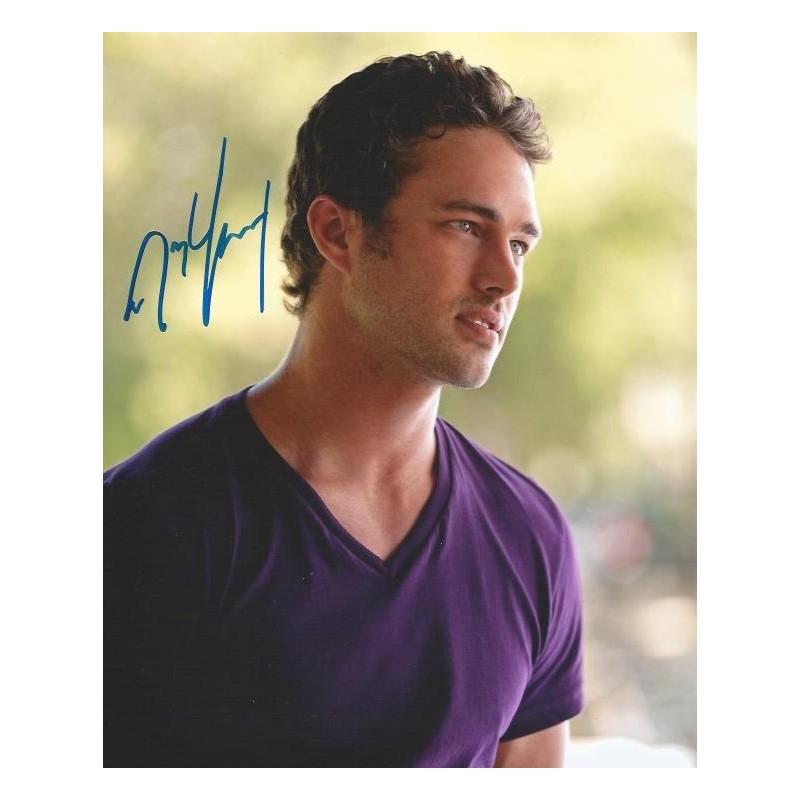 Taylor KINNEY Autograph