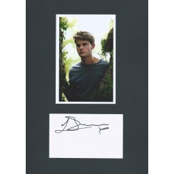 Jeremy IRVINE Autograph