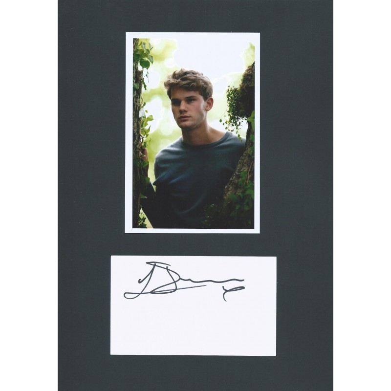 Jeremy IRVINE Autograph