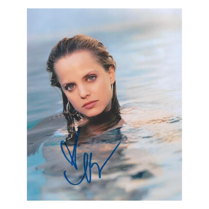 Mena SUVARI Autograph