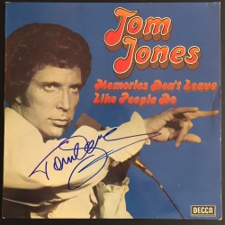 Tom JONES Autograph