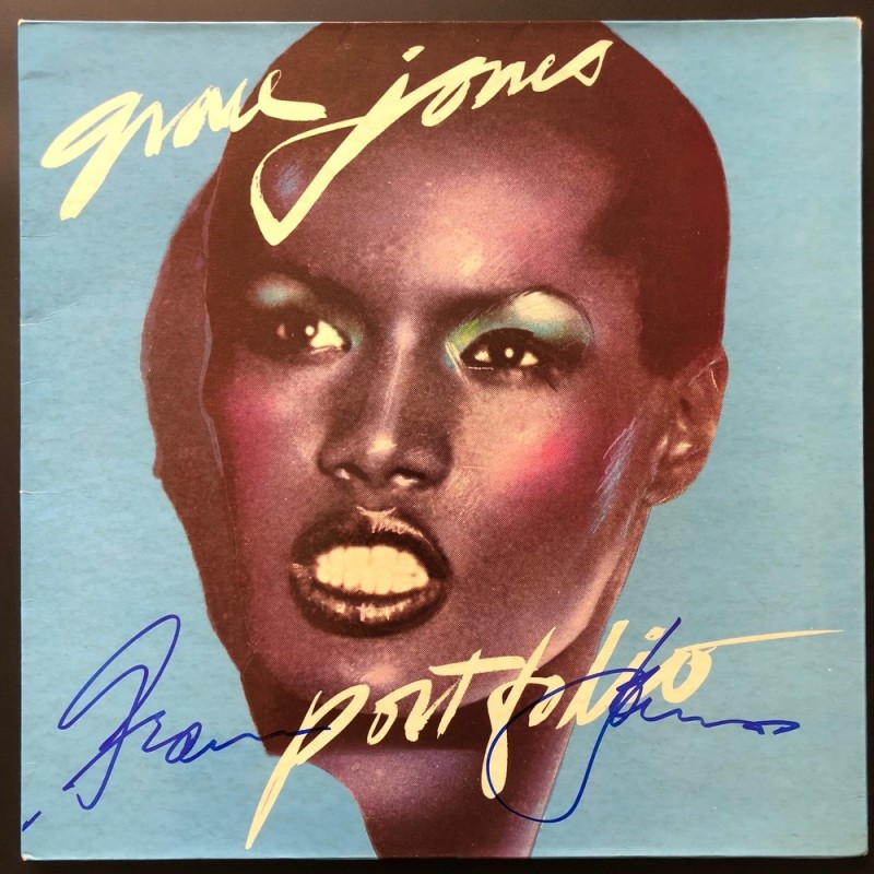 Grace JONES Autograph