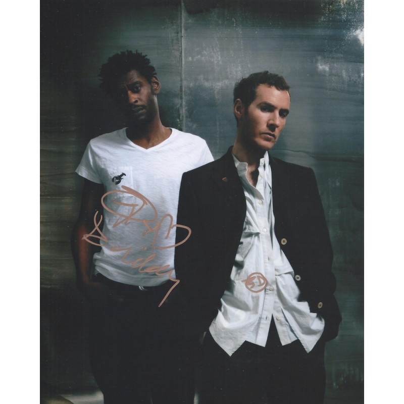 Autographe MASSIVE ATTACK