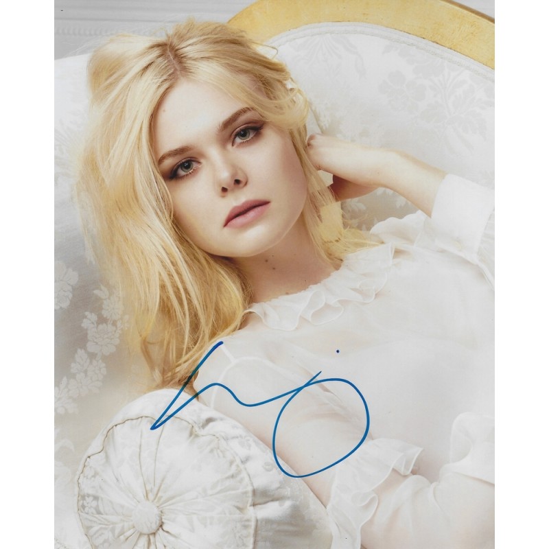 Elle FANNING Autograph