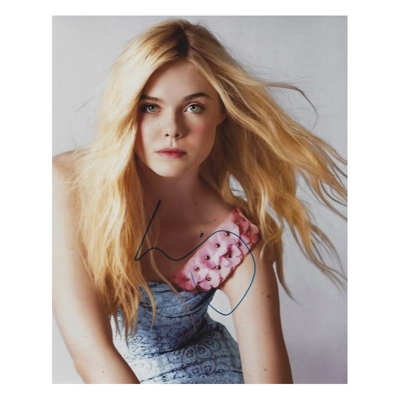 Elle FANNING Autograph