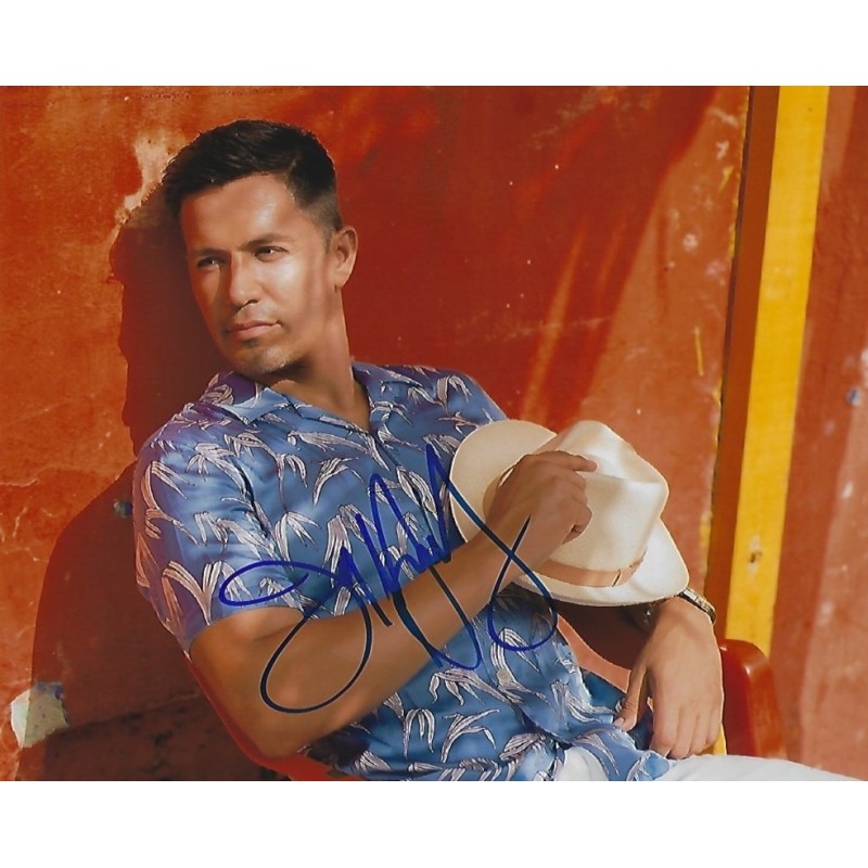 Jay HERNANDEZ Autograph