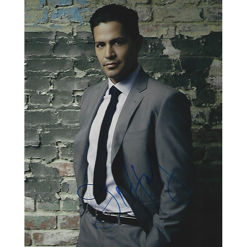 Jay HERNANDEZ Autograph