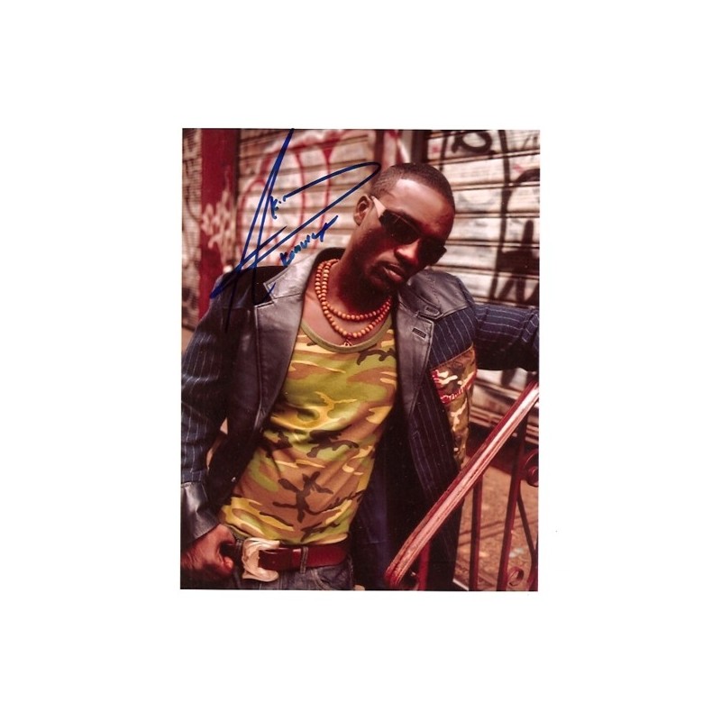 AKON Autograph