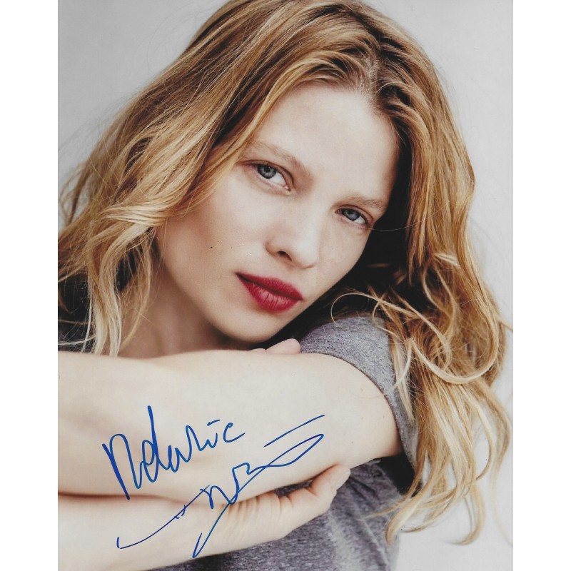 Mélanie THIERRY autograph