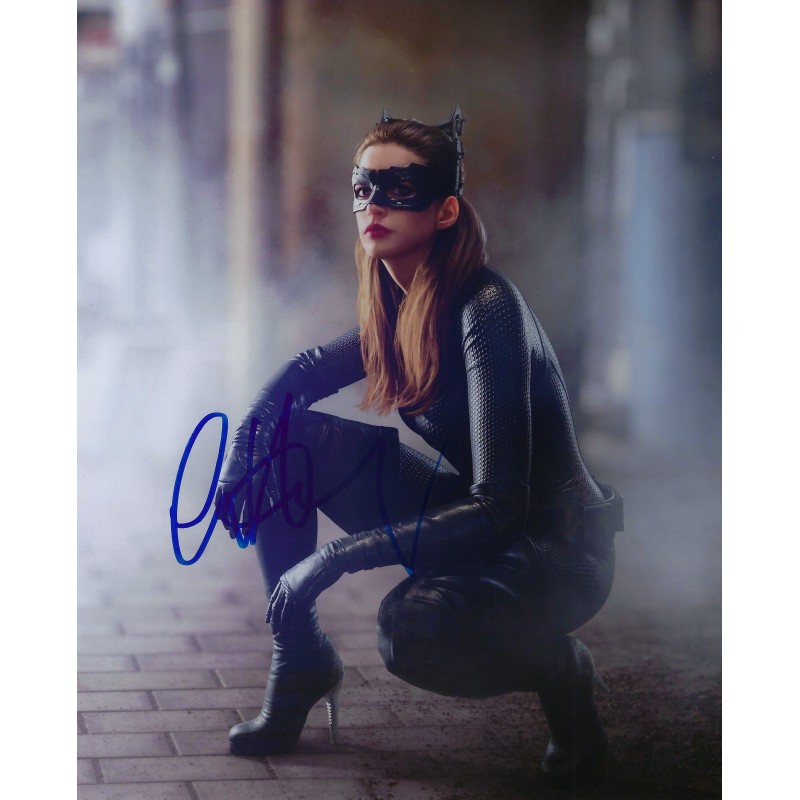 Anne HATHAWAY autograph