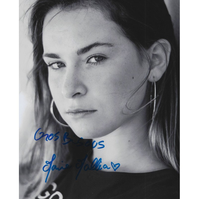 Marie MALLIA autograph