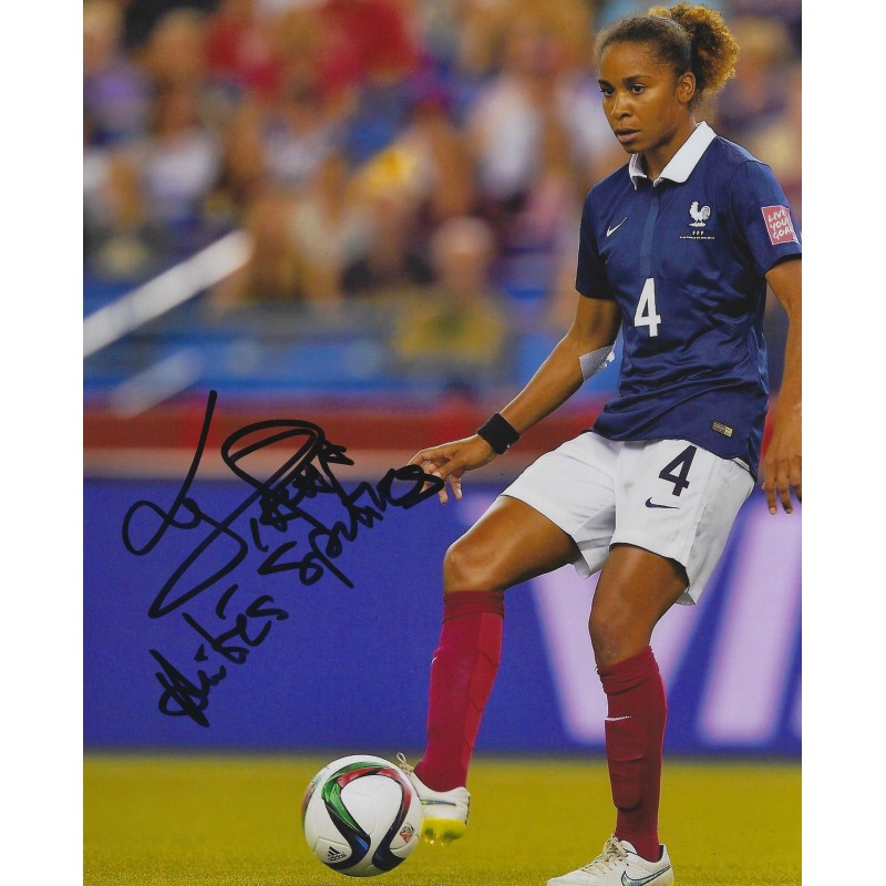 Laura GEORGES autograph