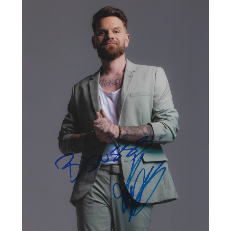 KEEN'V autograph