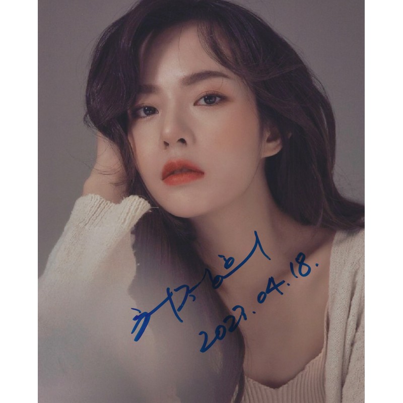 Jung-Hee HUR autograph