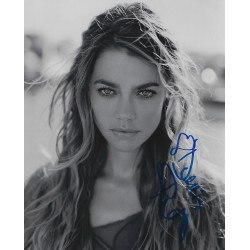 Denise RICHARDS autograph