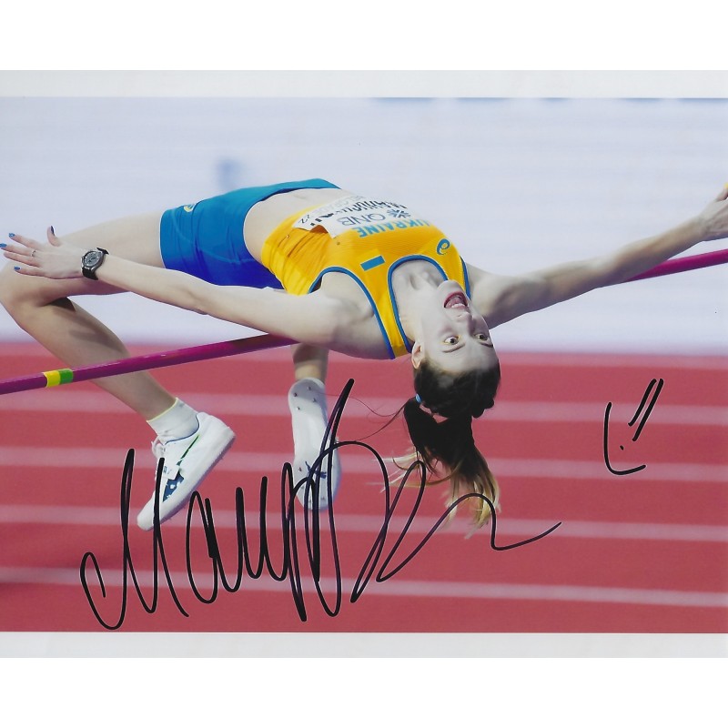 Yaroslava MAHUCHIKH autograph