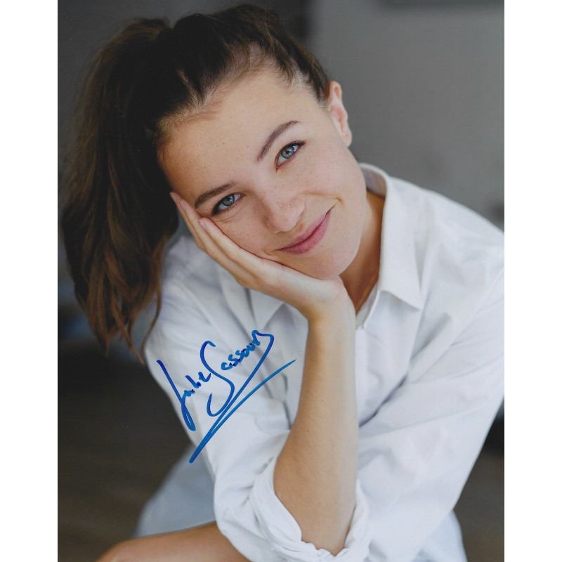 Julie SASSOUST autograph