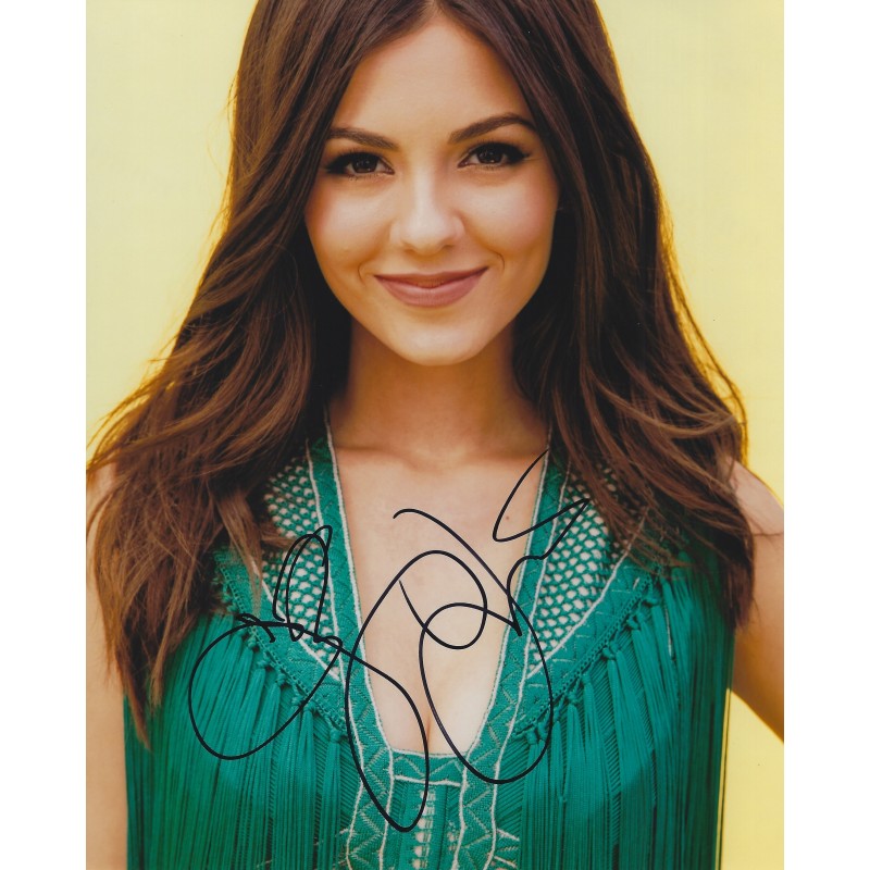 Victoria JUSTICE autograph