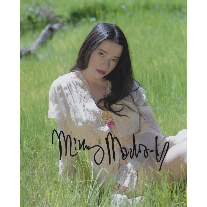 Mikey MADISON autograph