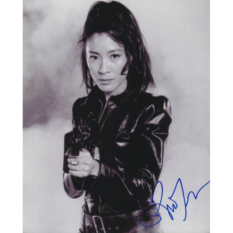 Michelle YEOH autograph
