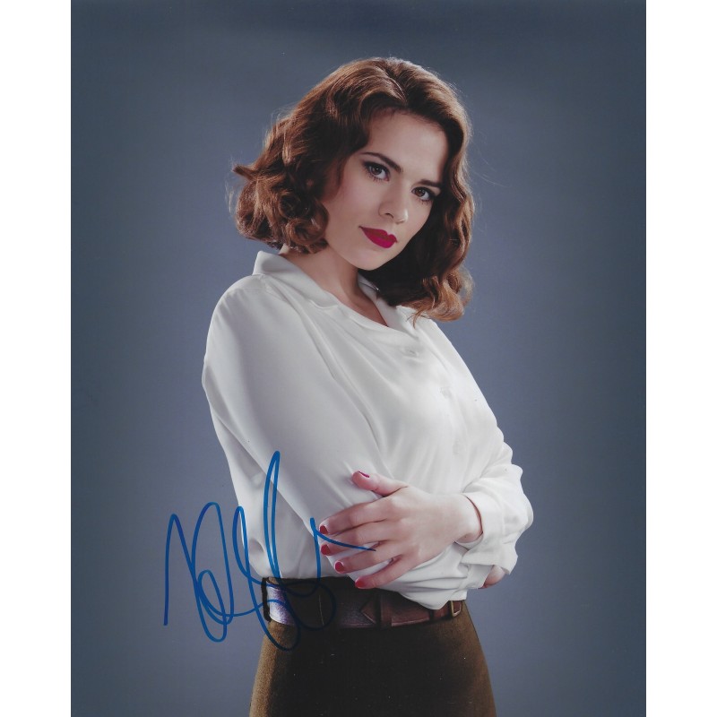 Hayley ATWELL autograph