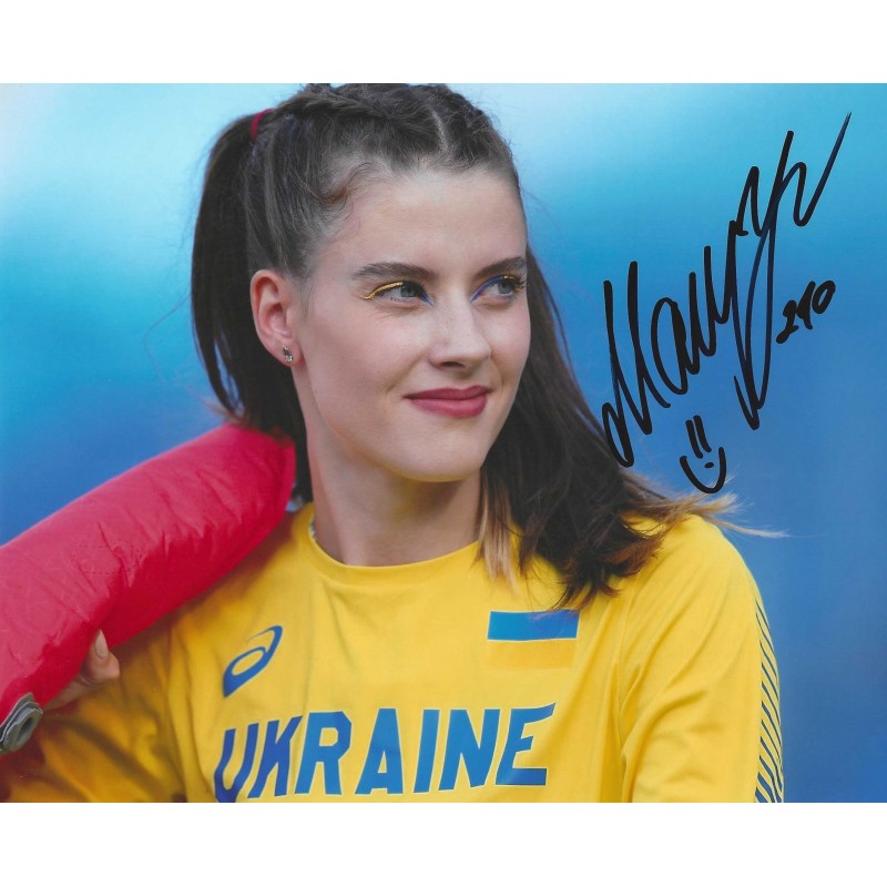 Yaroslava MAHUCHIKH autograph