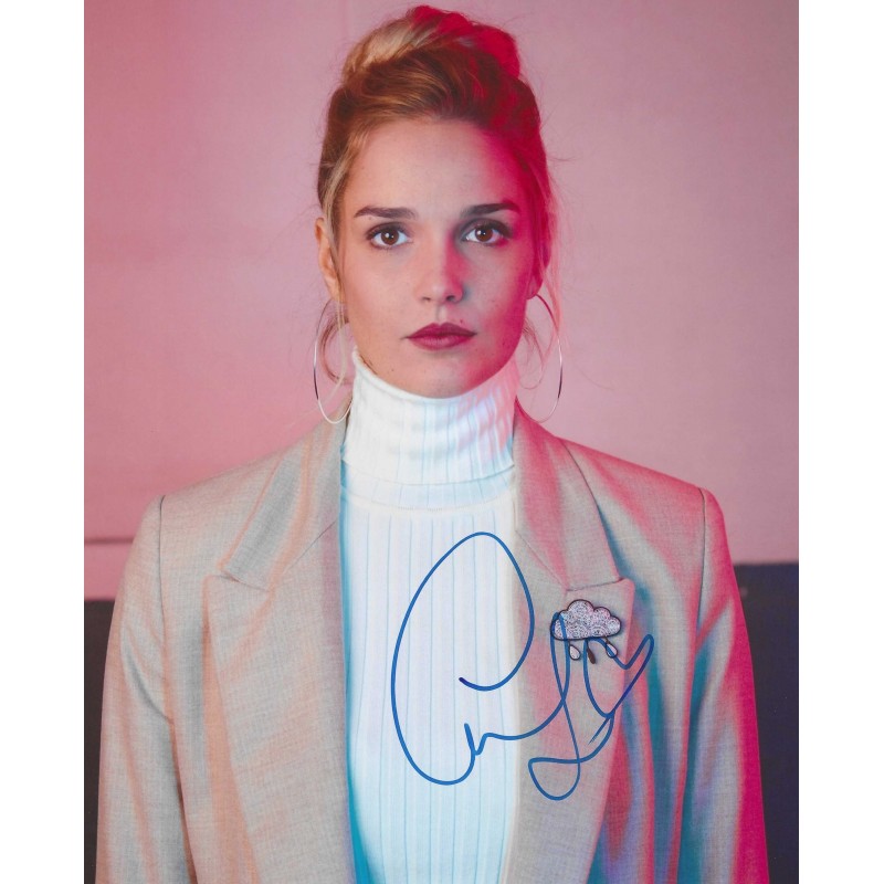 Camille LOU autograph