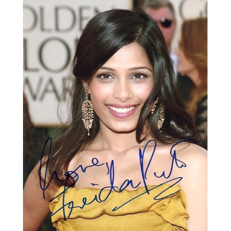 Freida PINTO Autograph