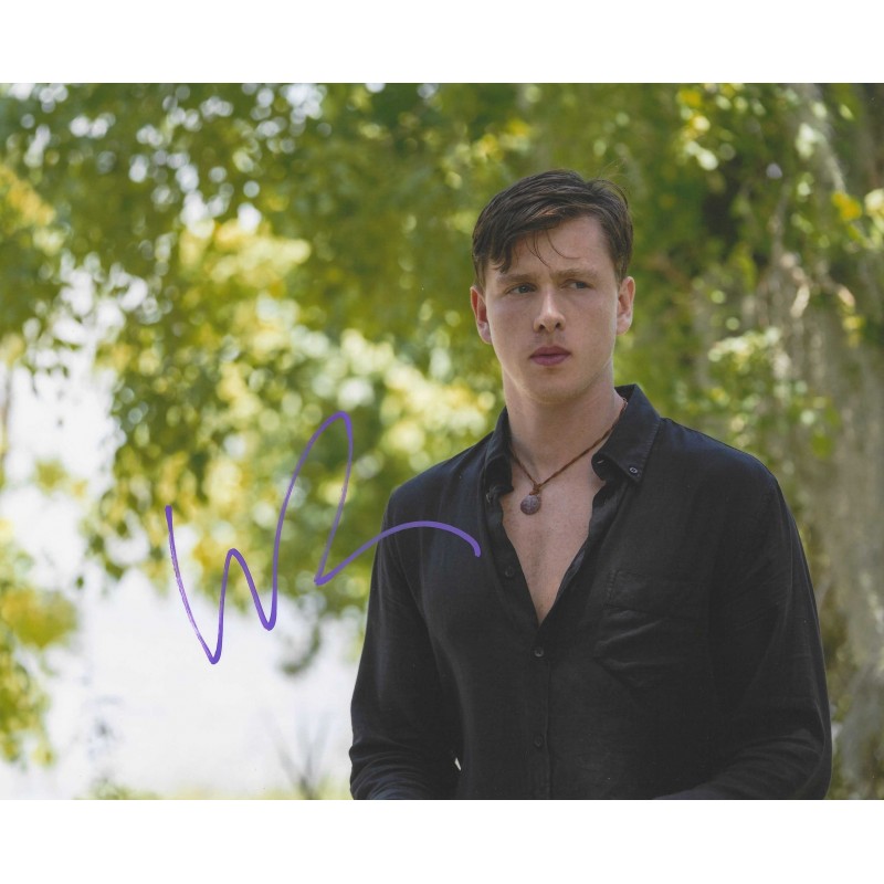 Harris DICKINSON autograph