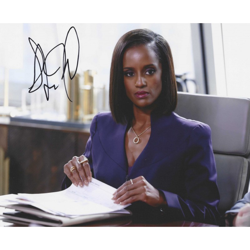 Skye P. MARSHALL autograph